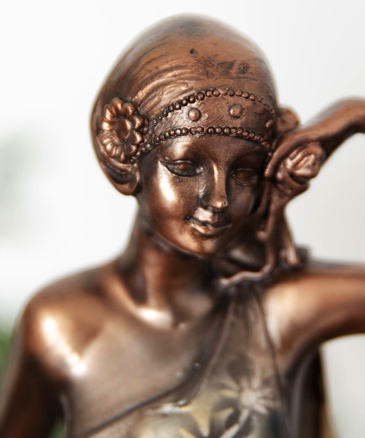 Widdop Silhouette Collection Lady Figurine